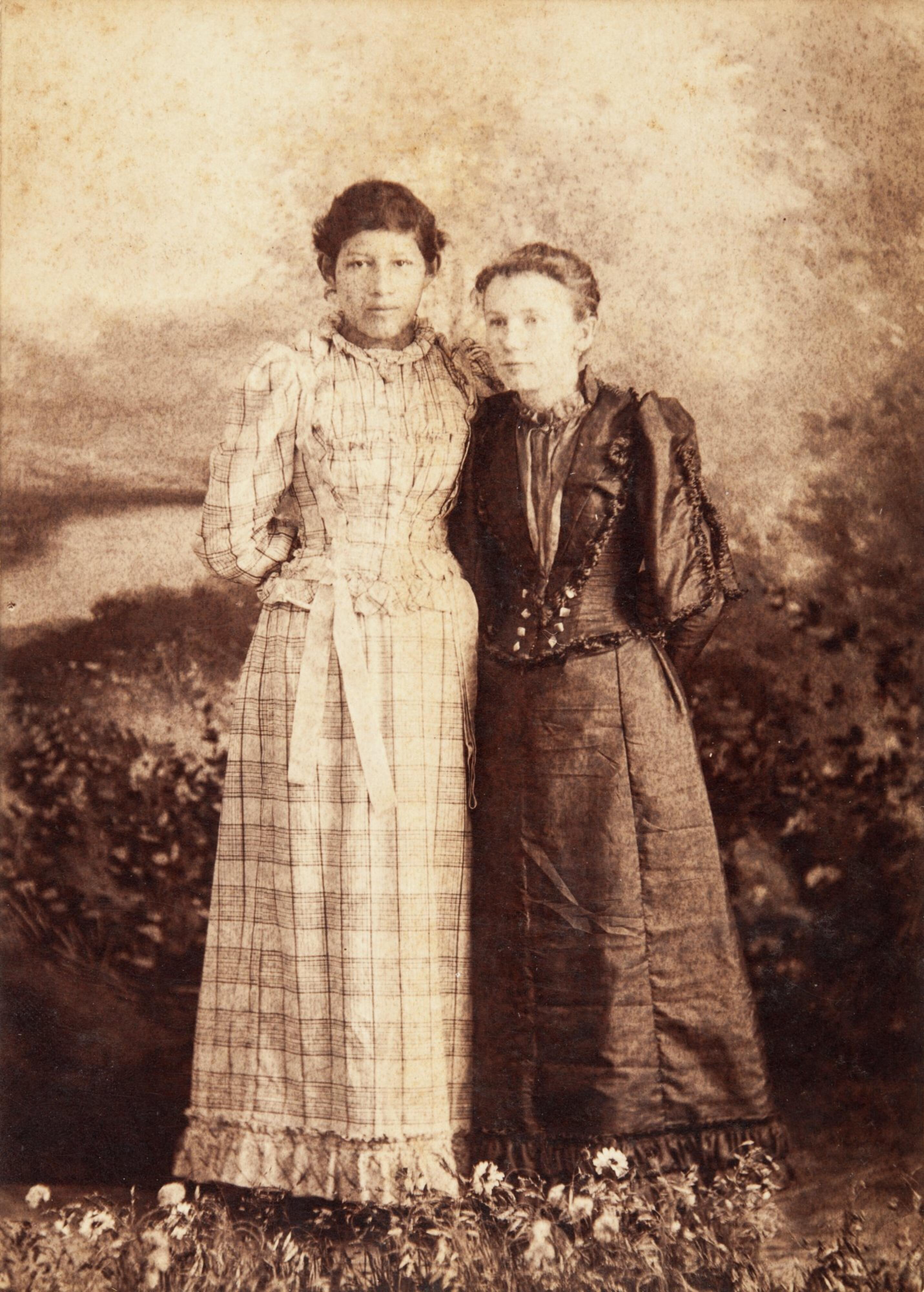 Mamie Perryman and Anna Peterson, Muskogee, Creek Nation / Unknown ...
