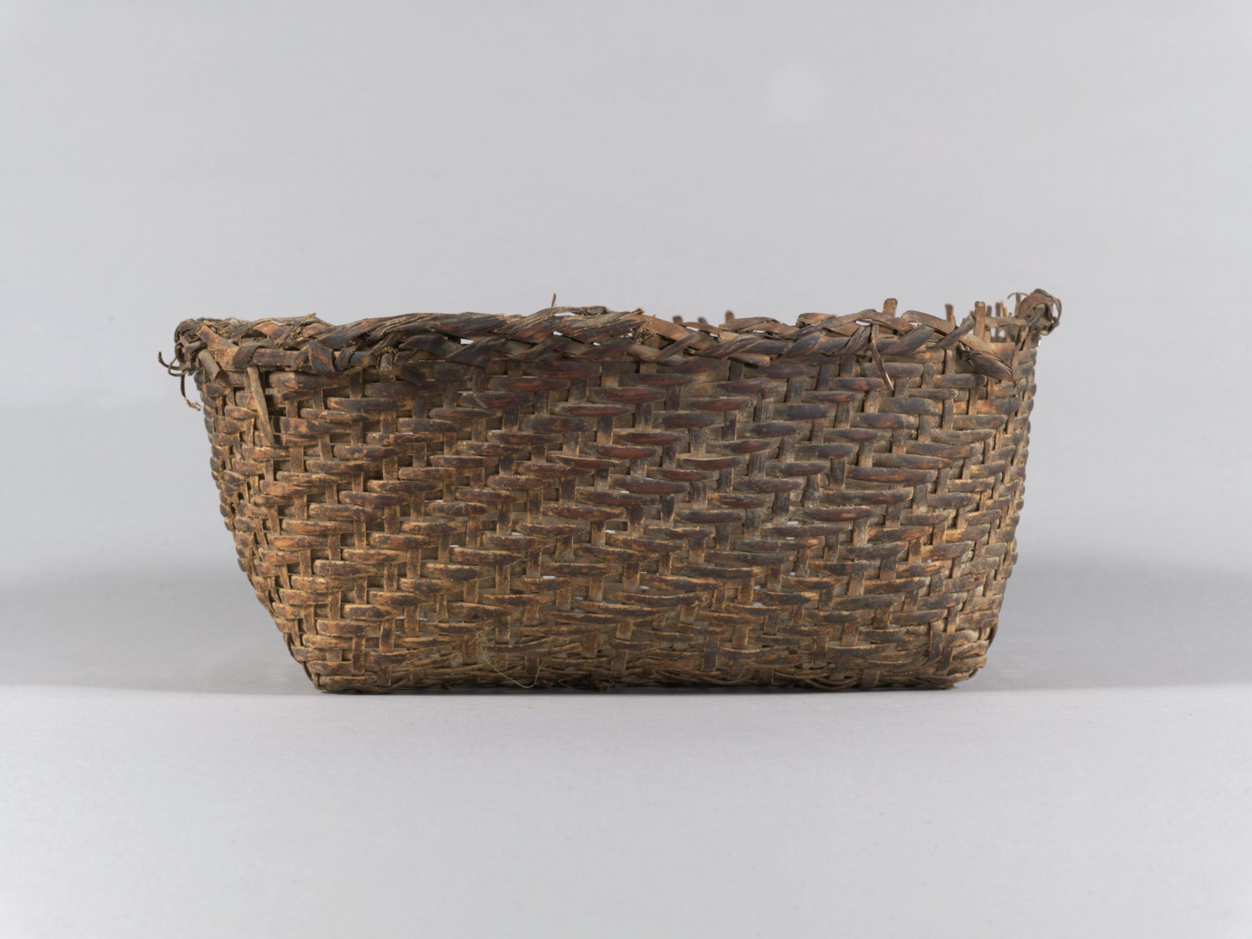 Plain plaited basket / Unknown - Gilcrease Museum
