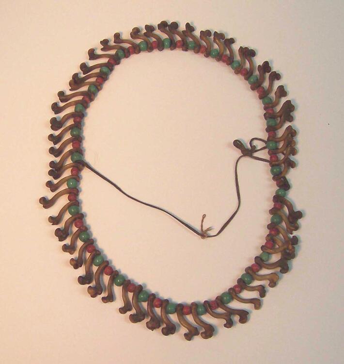 Turtle bone and bead necklace / Native American; Oglala-Sioux ...